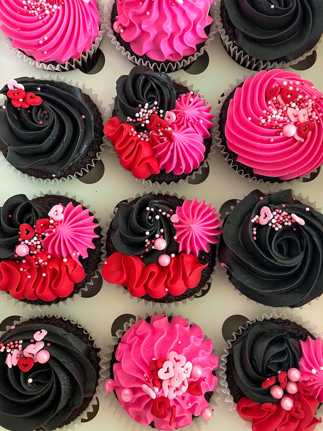 Custom Regular Size Cupcakes – The Cake Club.