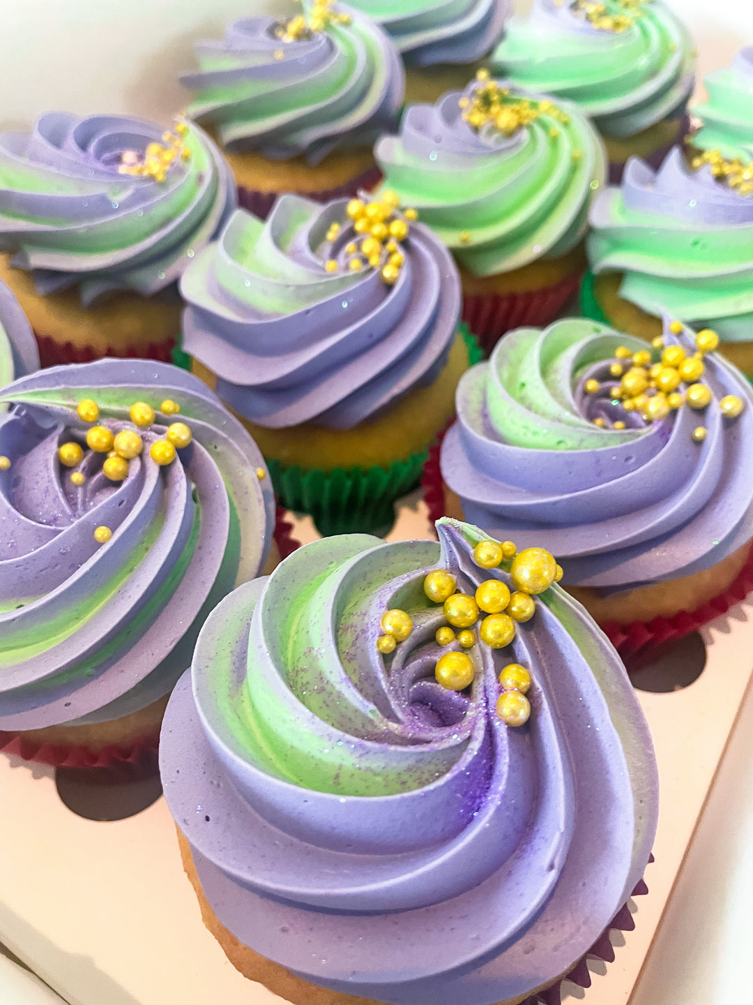 Custom Regular Size Cupcakes – The Cake Club.